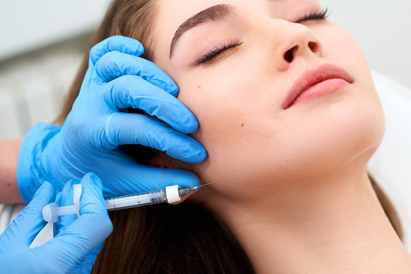 Injection Botox et acide hyaluronique à Aix-en-Provence - DR BRUNEAU